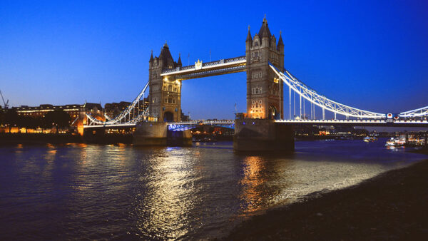 Albert Gunter Had To Jump London’s Tower Bridge While Driving A Double ...